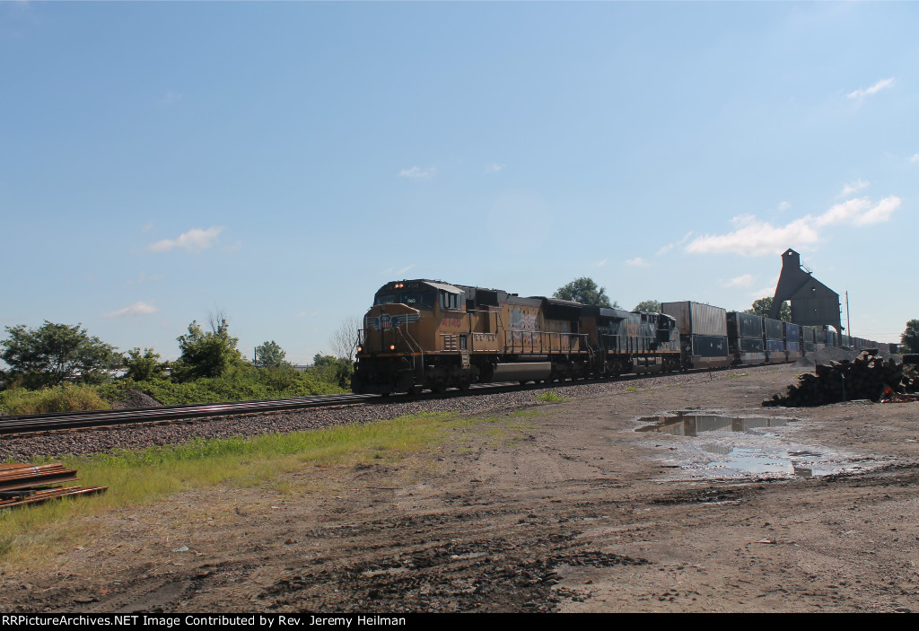 UP 4748 & CSX 3143 (3)
